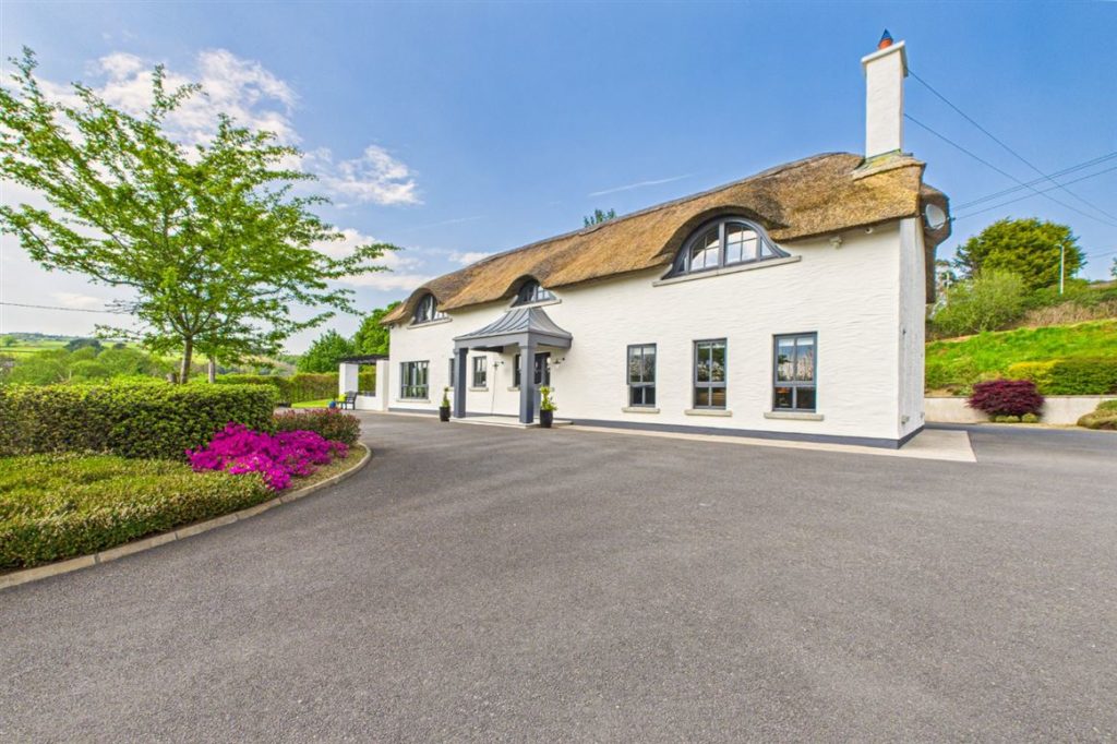 A thatched home with a modern twist - MyHome.ie