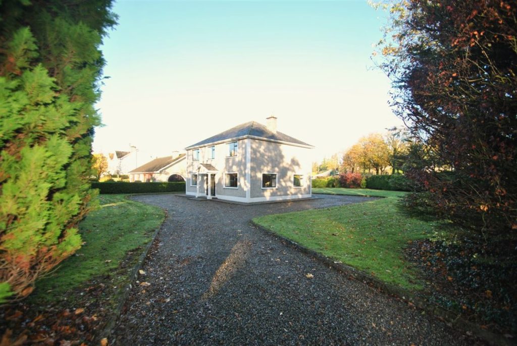 A home that could easily be converted into Tipp top shape - MyHome.ie